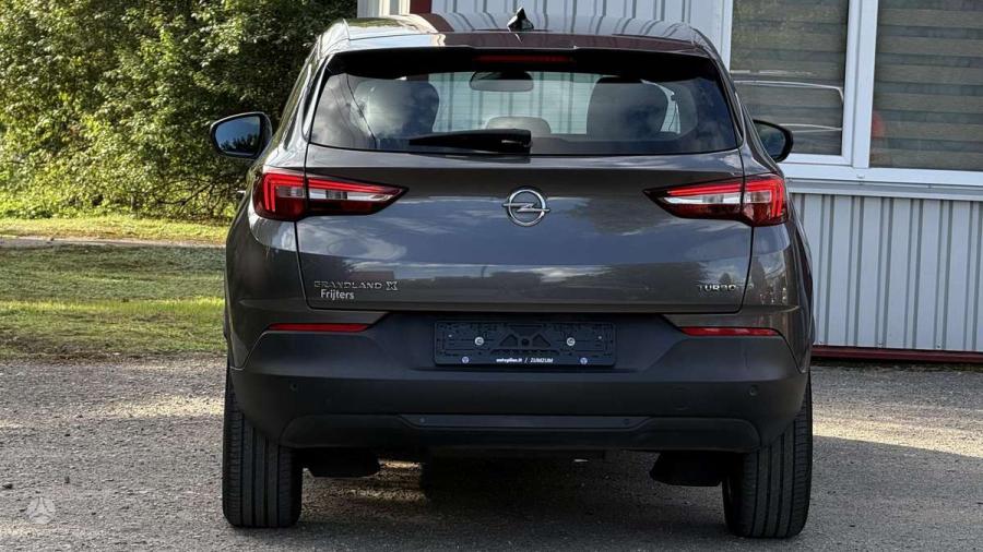 Grey Opel Grandland X 2018 in Ukmerge, with an engine capacity of 1.20 L and mileage of 213 thousand km for 9250 €, photo 7 on AUTOMOTO.COM.LV