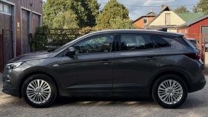 Grey Opel Grandland X 2018 in Ukmerge, with an engine capacity of 1.20 L and mileage of 213 thousand km for 9250 €, photo 8 on AUTOMOTO.COM.LV