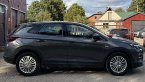 Grey Opel Grandland X 2018 in Ukmerge, with an engine capacity of 1.20 L and mileage of 213 thousand km for 9250 €, photo 9 on AUTOMOTO.COM.LV