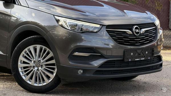 Grey Opel Grandland X 2018 in Ukmerge, with an engine capacity of 1.20 L and mileage of 213 thousand km for 9250 €, photo 11 on AUTOMOTO.COM.LV