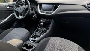 Grey Opel Grandland X 2018 in Ukmerge, with an engine capacity of 1.20 L and mileage of 213 thousand km for 9250 €, photo 14 on AUTOMOTO.COM.LV