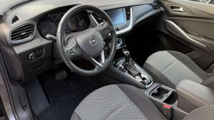Grey Opel Grandland X 2018 in Ukmerge, with an engine capacity of 1.20 L and mileage of 213 thousand km for 9250 €, photo 15 on AUTOMOTO.COM.LV