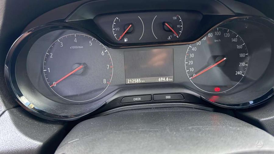 Grey Opel Grandland X 2018 in Ukmerge, with an engine capacity of 1.20 L and mileage of 213 thousand km for 9250 €, photo 21 on AUTOMOTO.COM.LV