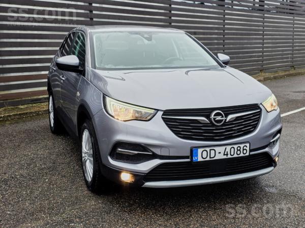Grey Opel Grandland X 2019 in Riga, with an engine capacity of 2.00 L and mileage of 176 thousand km for 10350 €, photo 2 on AUTOMOTO.COM.LV