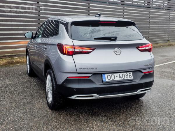 Grey Opel Grandland X 2019 in Riga, with an engine capacity of 2.00 L and mileage of 176 thousand km for 10350 €, photo 3 on AUTOMOTO.COM.LV