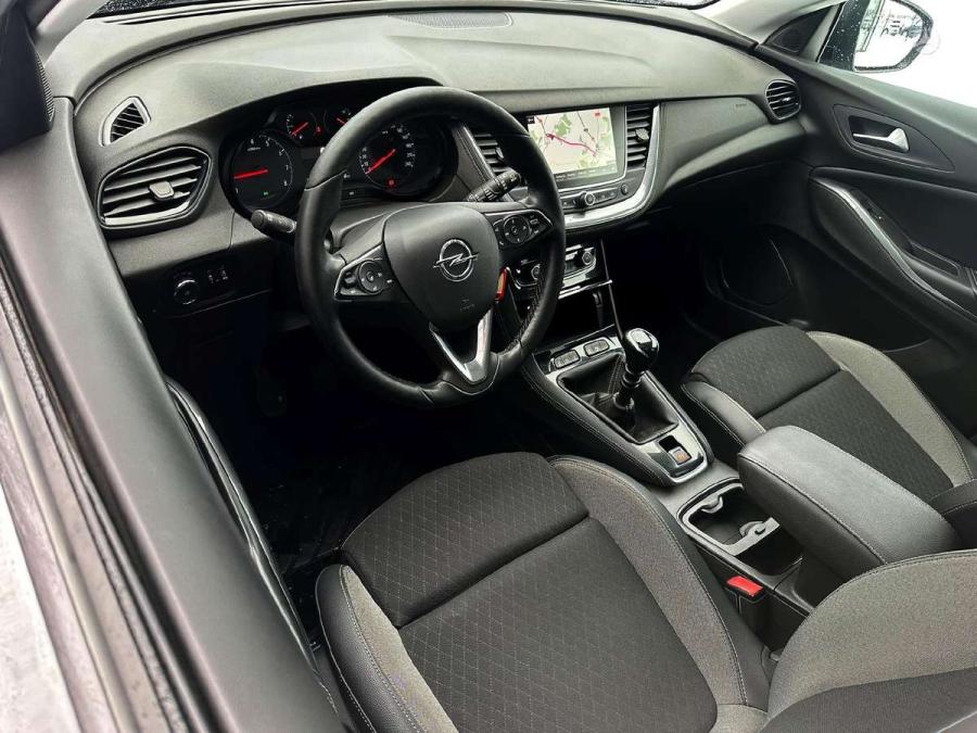 Grey Opel Grandland X 2019 in Kaunas, with an engine capacity of 1.20 L and mileage of 263 thousand km for 8900 €, photo 6 on AUTOMOTO.COM.LV