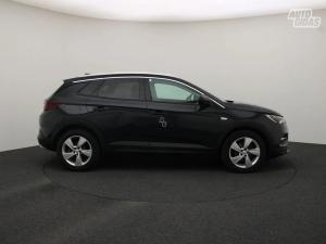 Grey Opel Grandland X 2019 in Vilnius, with an engine capacity of 1.20 L and mileage of 157 thousand km for 10899 €, photo 10 on AUTOMOTO.COM.LV