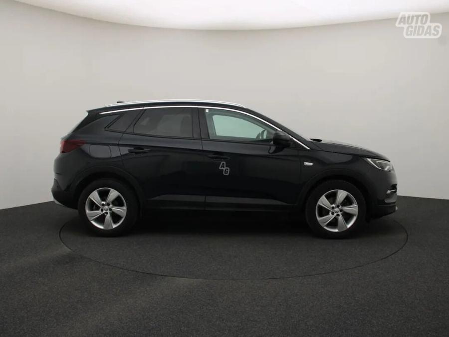 Grey Opel Grandland X 2019 in Vilnius, with an engine capacity of 1.20 L and mileage of 157 thousand km for 10899 €, photo 10 on AUTOMOTO.COM.LV