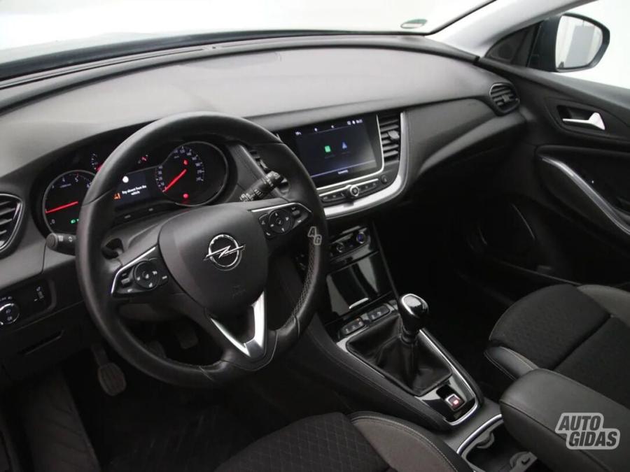 Grey Opel Grandland X 2019 in Vilnius, with an engine capacity of 1.20 L and mileage of 157 thousand km for 10899 €, photo 17 on AUTOMOTO.COM.LV