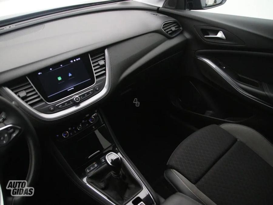 Grey Opel Grandland X 2019 in Vilnius, with an engine capacity of 1.20 L and mileage of 157 thousand km for 10899 €, photo 22 on AUTOMOTO.COM.LV