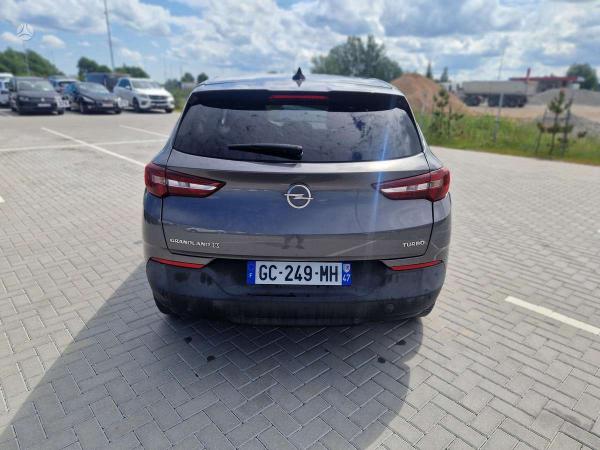 Grey Opel Grandland X 2019 in Taurage, with an engine capacity of 1.20 L and mileage of 91 thousand km for 8500 €, photo 5 on AUTOMOTO.COM.LV