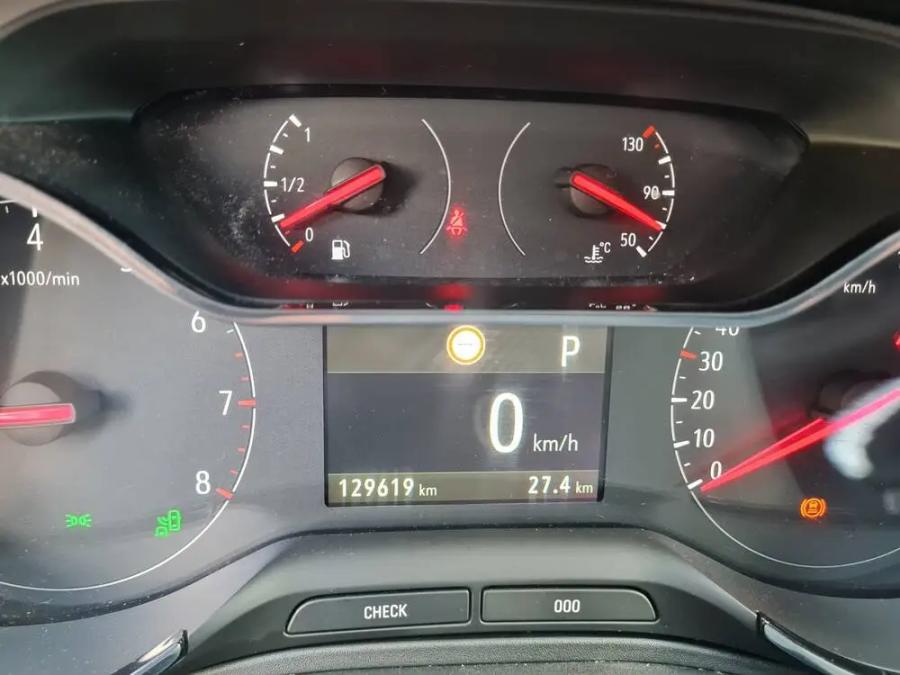 Серый Опель Grandland X 2019 в Елгава, объемом двигателя 1.20 л и пробегом 130 тыс. км за 10990 €, фото 3 на AUTOMOTO.COM.LV