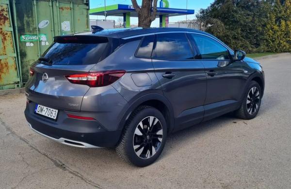 Grey Opel Grandland X 2019 in Jelgava, with an engine capacity of 1.20 L and mileage of 130 thousand km for 10990 €, photo 8 on AUTOMOTO.COM.LV