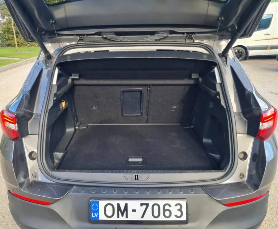 Серый Опель Grandland X 2019 в Елгава, объемом двигателя 1.20 л и пробегом 130 тыс. км за 10990 €, фото 12 на AUTOMOTO.COM.LV