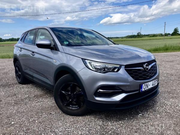 Grey Opel Grandland X 2019 in Talsi, with an engine capacity of 1.20 L and mileage of 112 thousand km for 10999 €, photo 1 on AUTOMOTO.COM.LV