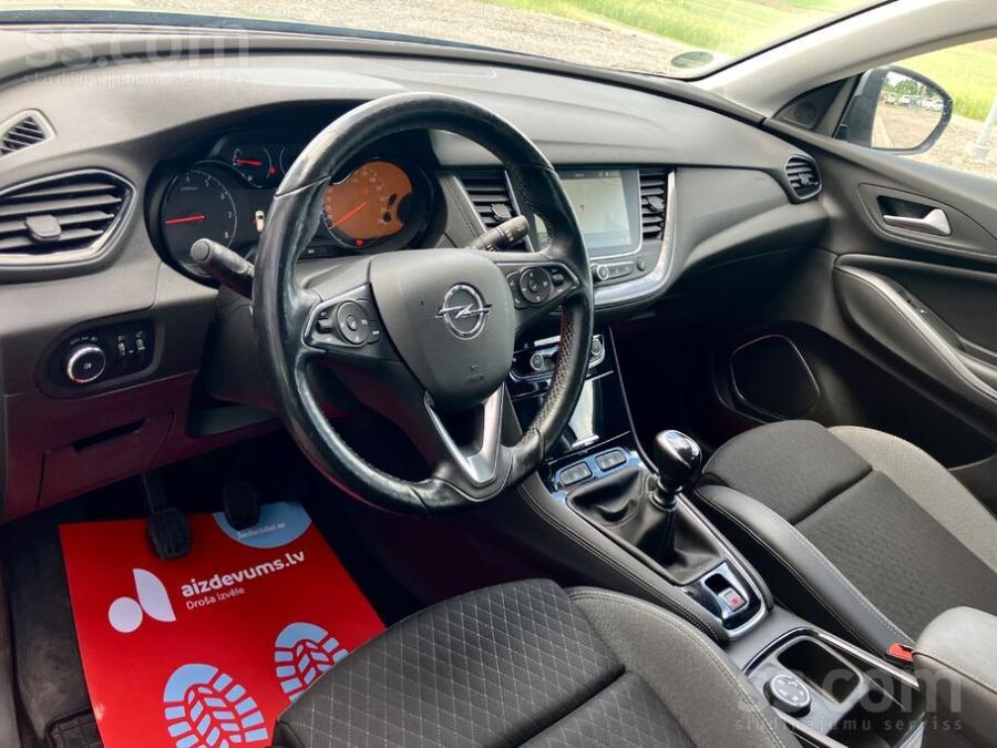 Серый Опель Grandland X 2019 в Талси, объемом двигателя 1.20 л и пробегом 112 тыс. км за 10999 €, фото 15 на AUTOMOTO.COM.LV