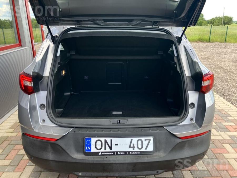 Серый Опель Grandland X 2019 в Талси, объемом двигателя 1.20 л и пробегом 112 тыс. км за 10999 €, фото 17 на AUTOMOTO.COM.LV