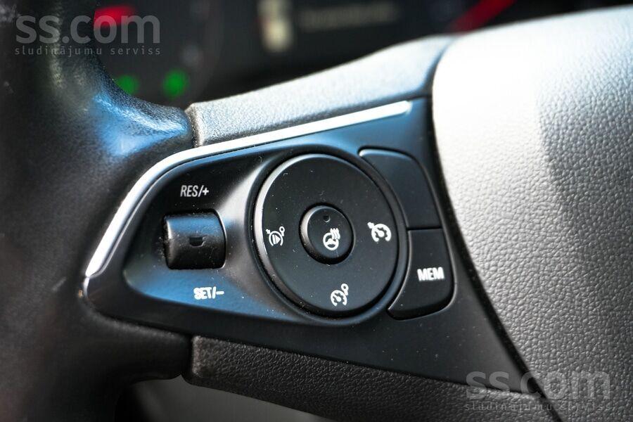 Grey Opel Grandland X 2019 in Riga, with an engine capacity of 1.20 L and mileage of 213 thousand km for 9490 €, photo 9 on AUTOMOTO.COM.LV