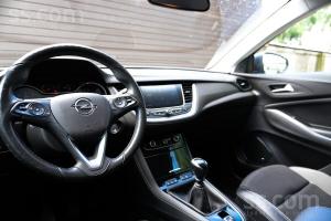 Grey Opel Grandland X 2019 in Riga, with an engine capacity of 1.20 L and mileage of 213 thousand km for 9490 €, photo 10 on AUTOMOTO.COM.LV