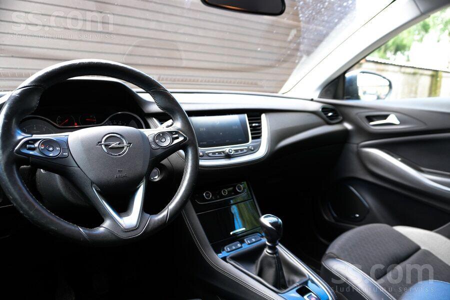 Grey Opel Grandland X 2019 in Riga, with an engine capacity of 1.20 L and mileage of 213 thousand km for 9490 €, photo 10 on AUTOMOTO.COM.LV