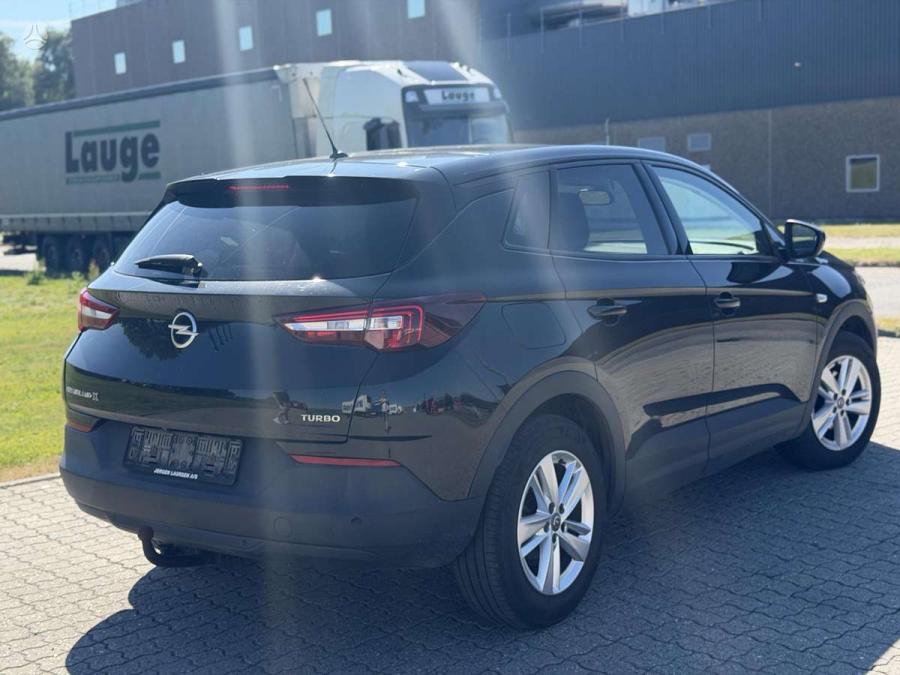 Grey Opel Grandland X 2019 in Utena, with an engine capacity of 1.20 L and mileage of 190 thousand km for 5990 €, photo 4 on AUTOMOTO.COM.LV