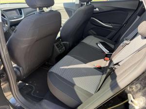 Grey Opel Grandland X 2019 in Utena, with an engine capacity of 1.20 L and mileage of 190 thousand km for 5990 €, photo 8 on AUTOMOTO.COM.LV