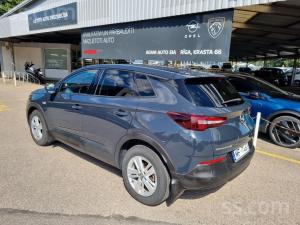 Pelēks Opel Grandland X 2019 Rīga, ar dzinēja tilpumu 1.20 L un nobraukumu 85 tūkst. km par 11700 €, foto 5 vietnē AUTOMOTO.COM.LV