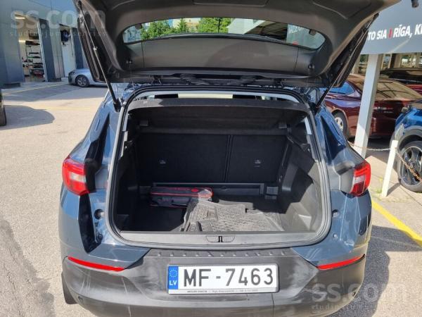 Серый Опель Grandland X 2019 в Рига, объемом двигателя 1.20 л и пробегом 85 тыс. км за 11700 €, фото 5 на AUTOMOTO.COM.LV