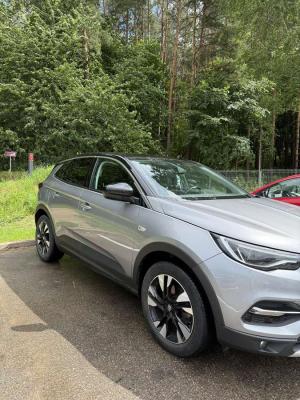Grey Opel Grandland X 2019 in Vilnius, with an engine capacity of 1.20 L and mileage of 163 thousand km for 9250 €, photo 3 on AUTOMOTO.COM.LV