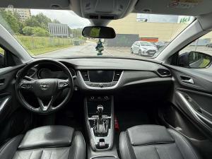 Grey Opel Grandland X 2019 in Vilnius, with an engine capacity of 1.20 L and mileage of 163 thousand km for 9250 €, photo 9 on AUTOMOTO.COM.LV