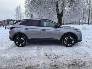Grey Opel Grandland X 2020 in Taurage, with an engine capacity of 1.50 L and mileage of 97 thousand km for 11500 €, photo 4 on AUTOMOTO.COM.LV