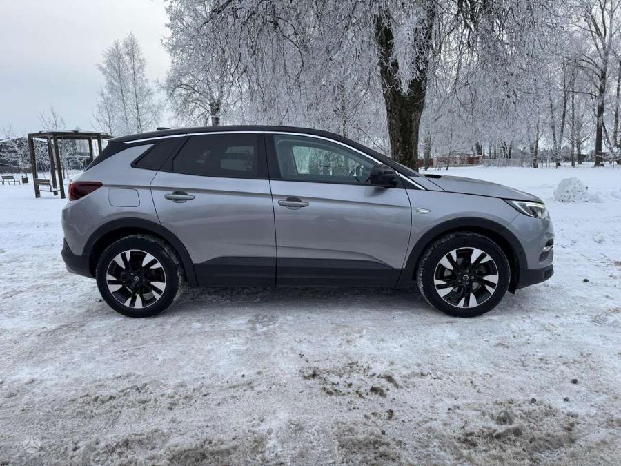 Grey Opel Grandland X 2020 in Taurage, with an engine capacity of 1.50 L and mileage of 97 thousand km for 11500 €, photo 4 on AUTOMOTO.COM.LV
