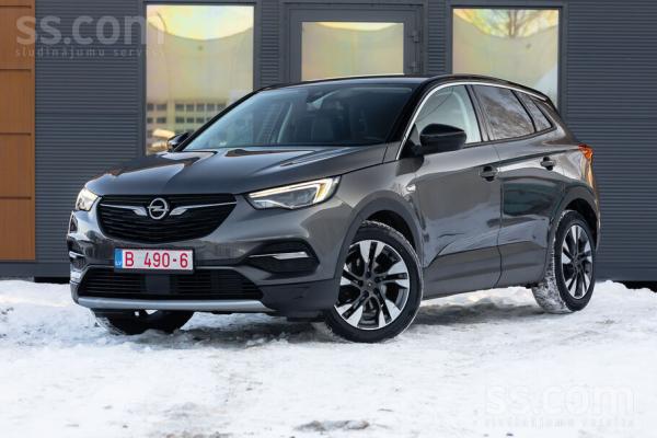Grey Opel Grandland X 2020 in Jelgava, with an engine capacity of 1.20 L and mileage of 98 thousand km for 12990 €, photo 2 on AUTOMOTO.COM.LV