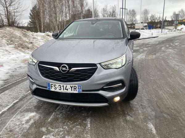 Grey Opel Grandland X 2020 in Taurage, with an engine capacity of 1.50 L and mileage of 196 thousand km for 10900 €, photo 2 on AUTOMOTO.COM.LV