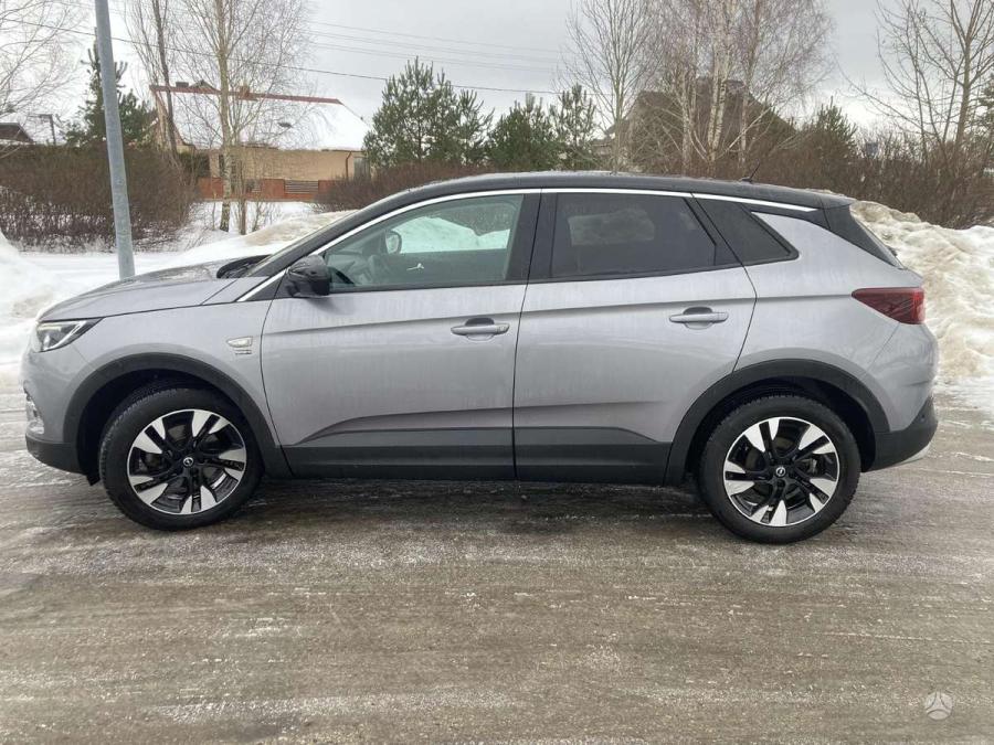 Grey Opel Grandland X 2020 in Taurage, with an engine capacity of 1.50 L and mileage of 196 thousand km for 10900 €, photo 3 on AUTOMOTO.COM.LV