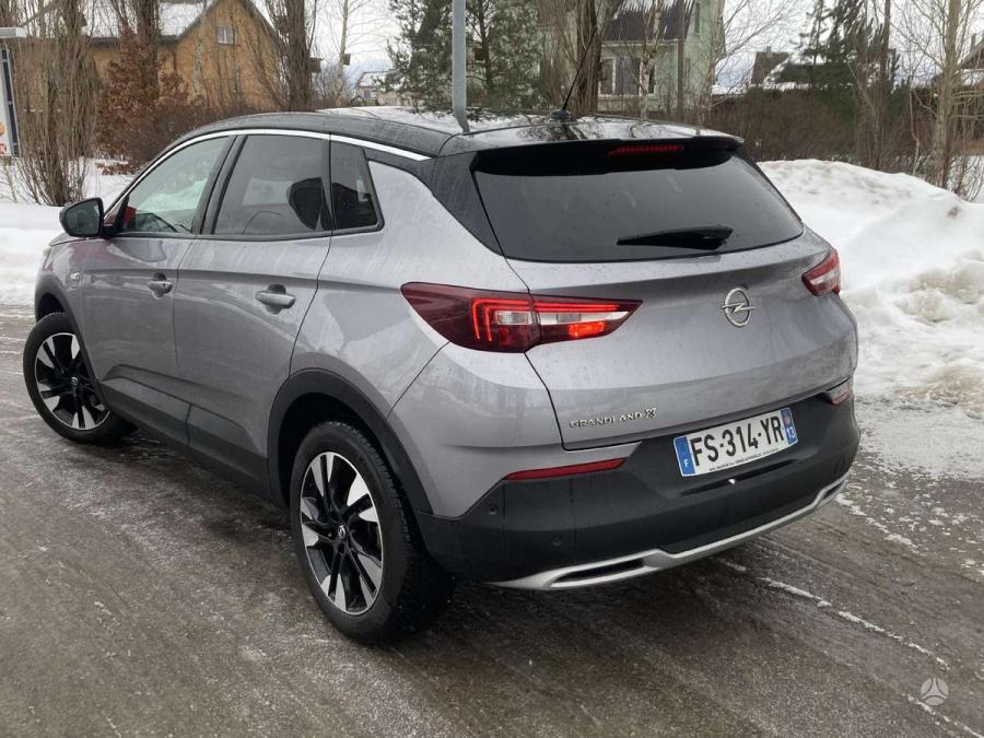 Grey Opel Grandland X 2020 in Taurage, with an engine capacity of 1.50 L and mileage of 196 thousand km for 10900 €, photo 4 on AUTOMOTO.COM.LV
