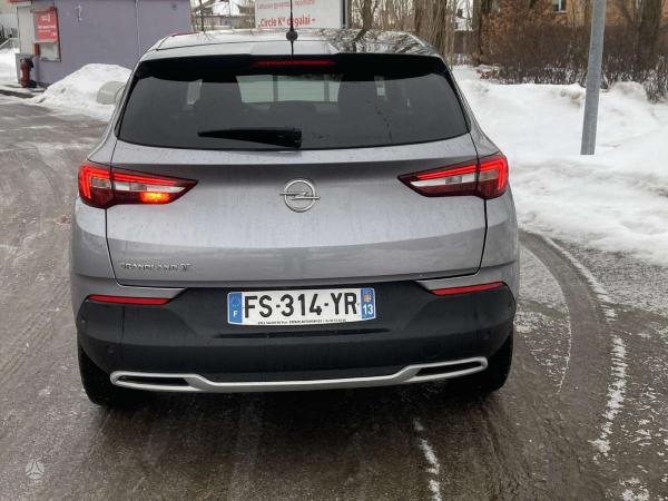 Grey Opel Grandland X 2020 in Taurage, with an engine capacity of 1.50 L and mileage of 196 thousand km for 10900 €, photo 5 on AUTOMOTO.COM.LV
