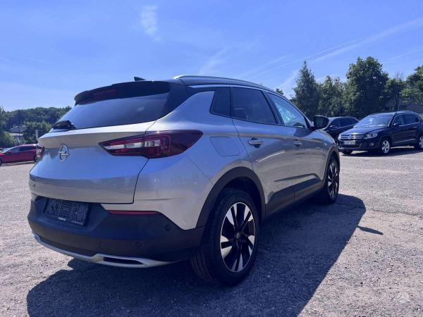 Grey Opel Grandland X 2020 in Alytus, with an engine capacity of 1.50 L and mileage of 235 thousand km for 11350 €, photo 9 on AUTOMOTO.COM.LV