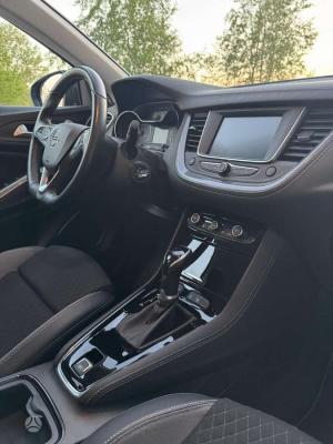 Grey Opel Grandland X 2020 in Kaunas, with an engine capacity of 1.20 L and mileage of 68 thousand km for 12950 €, photo 10 on AUTOMOTO.COM.LV