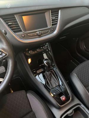 Grey Opel Grandland X 2020 in Kaunas, with an engine capacity of 1.20 L and mileage of 68 thousand km for 12950 €, photo 12 on AUTOMOTO.COM.LV