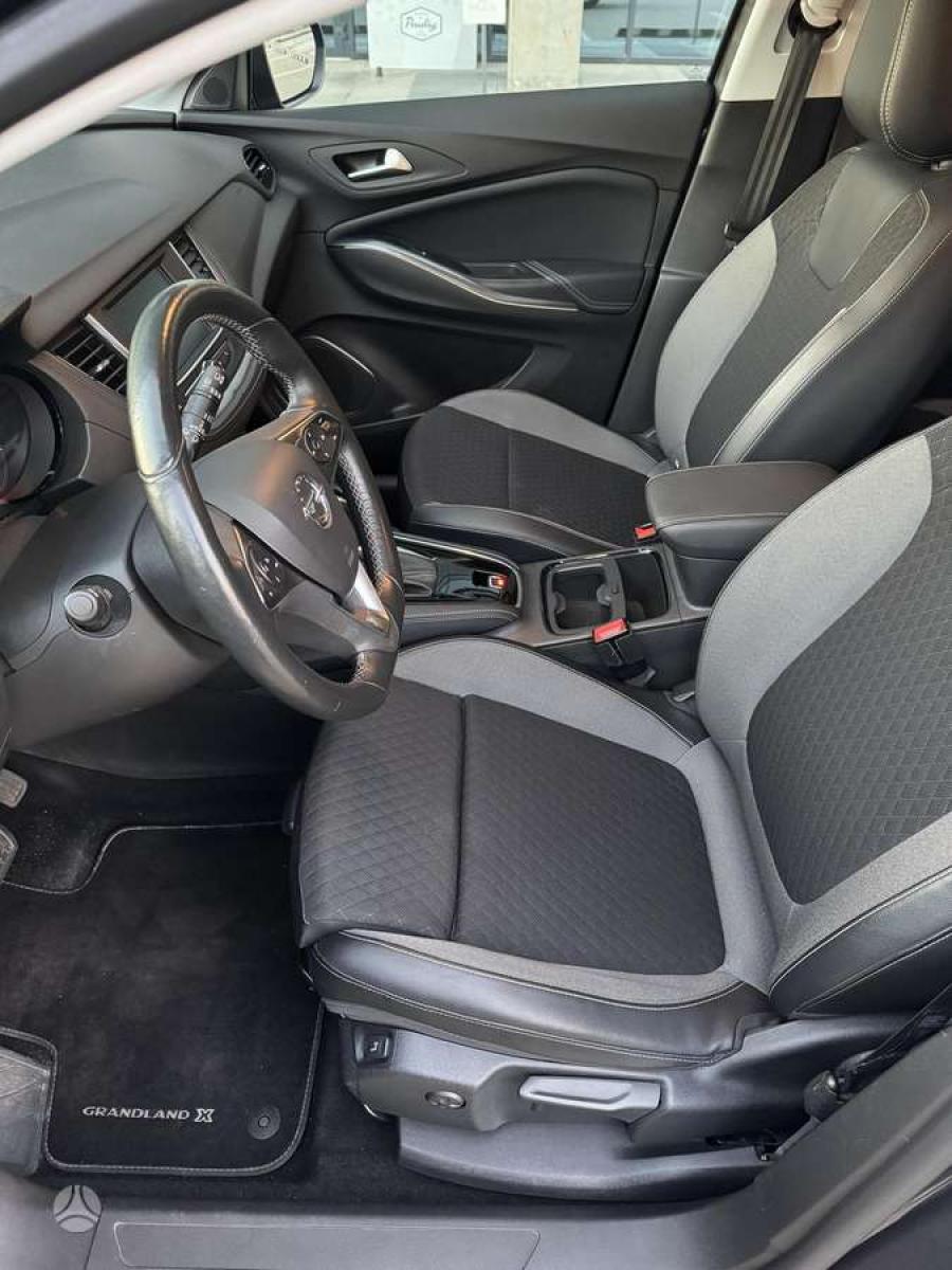 Grey Opel Grandland X 2020 in Kaunas, with an engine capacity of 1.20 L and mileage of 68 thousand km for 12950 €, photo 13 on AUTOMOTO.COM.LV