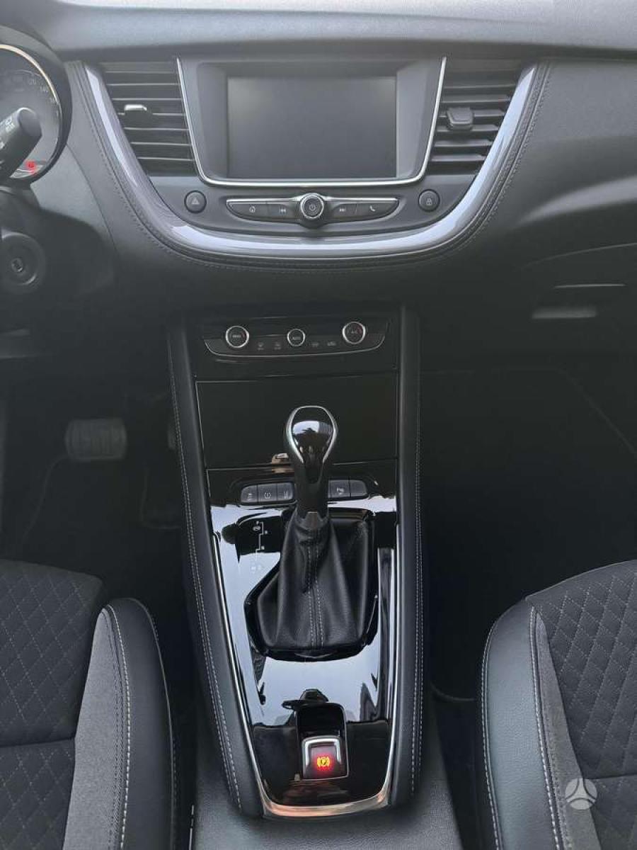 Grey Opel Grandland X 2020 in Kaunas, with an engine capacity of 1.20 L and mileage of 68 thousand km for 12950 €, photo 15 on AUTOMOTO.COM.LV