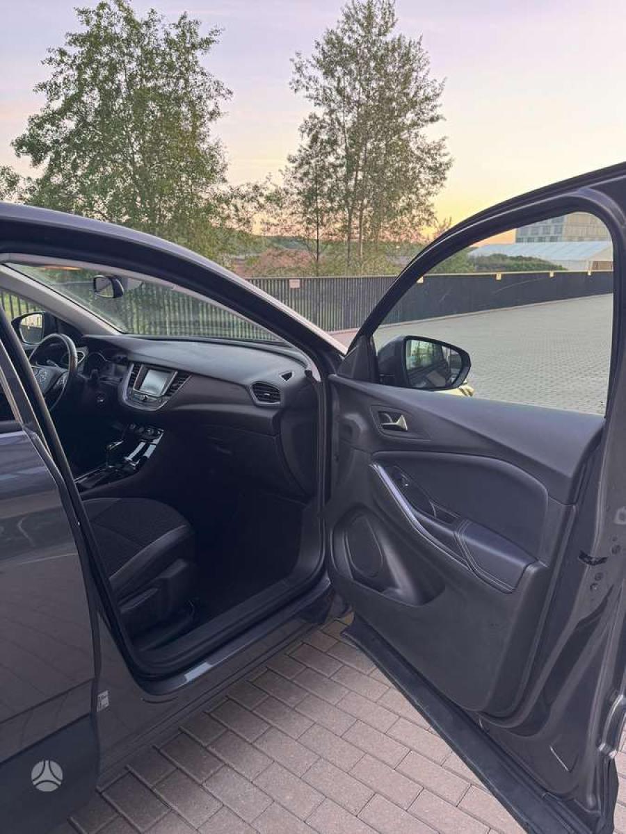 Grey Opel Grandland X 2020 in Kaunas, with an engine capacity of 1.20 L and mileage of 68 thousand km for 12950 €, photo 18 on AUTOMOTO.COM.LV
