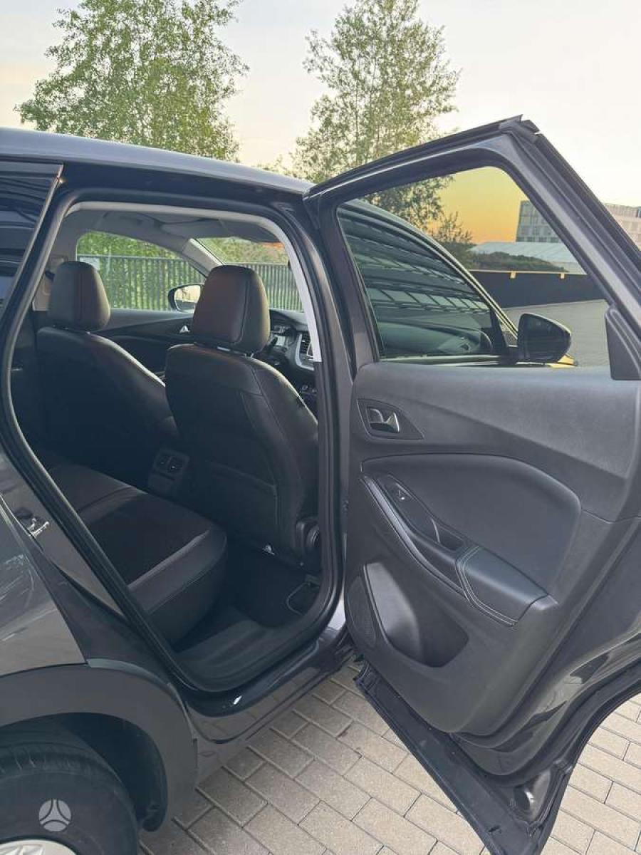Grey Opel Grandland X 2020 in Kaunas, with an engine capacity of 1.20 L and mileage of 68 thousand km for 12950 €, photo 19 on AUTOMOTO.COM.LV