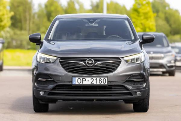 Серый Опель Grandland X 2020 в Елгава, объемом двигателя 1.20 л и пробегом 109 тыс. км за 12200 €, фото 2 на AUTOMOTO.COM.LV