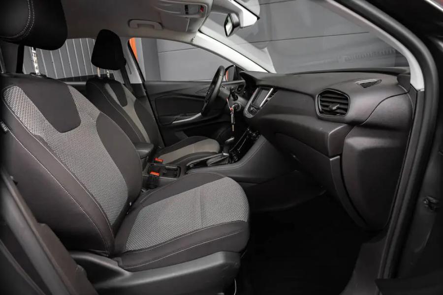 Grey Opel Grandland X 2020 in Jelgava, with an engine capacity of 1.20 L and mileage of 109 thousand km for 12200 €, photo 22 on AUTOMOTO.COM.LV