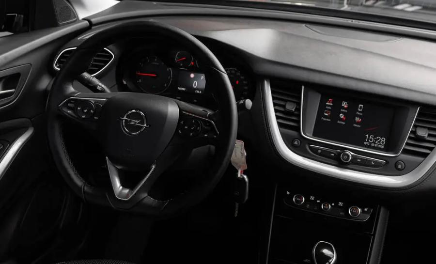 Grey Opel Grandland X 2020 in Jelgava, with an engine capacity of 1.20 L and mileage of 109 thousand km for 12200 €, photo 26 on AUTOMOTO.COM.LV