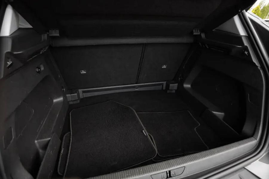 Grey Opel Grandland X 2020 in Jelgava, with an engine capacity of 1.20 L and mileage of 109 thousand km for 12200 €, photo 27 on AUTOMOTO.COM.LV