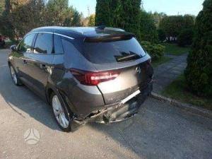 Grey Opel Grandland X 2020 in Vilnius, with an engine capacity of 1.60 L and mileage of 104 thousand km for 8350 €, photo  on AUTOMOTO.COM.LV