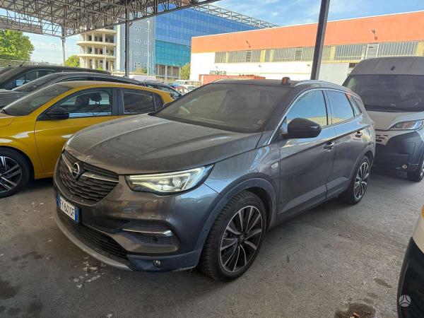 Grey Opel Grandland X 2020 in Siauliai, with an engine capacity of 1.60 L and mileage of 72 thousand km for 15300 €, photo 2 on AUTOMOTO.COM.LV